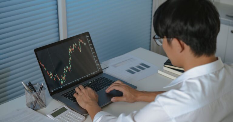 Naive Bayes Classifier In Data Mining: Learn All About Uses Of Naive ...